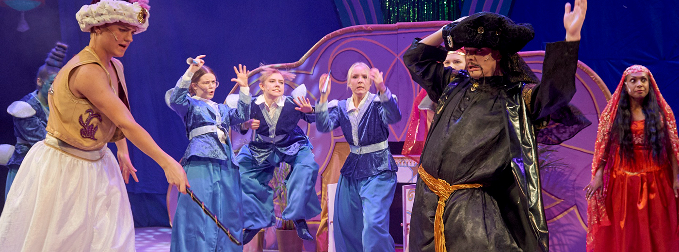 Aladdin håller Anden, som enaktare – Värmlandsteatern